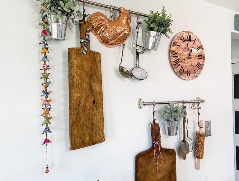 How to Style Kitchen Rails - Old Yankee Farmhouse